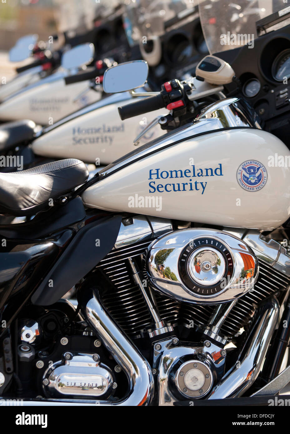 Harley davidson police motorbike hi-res stock photography and images ...
