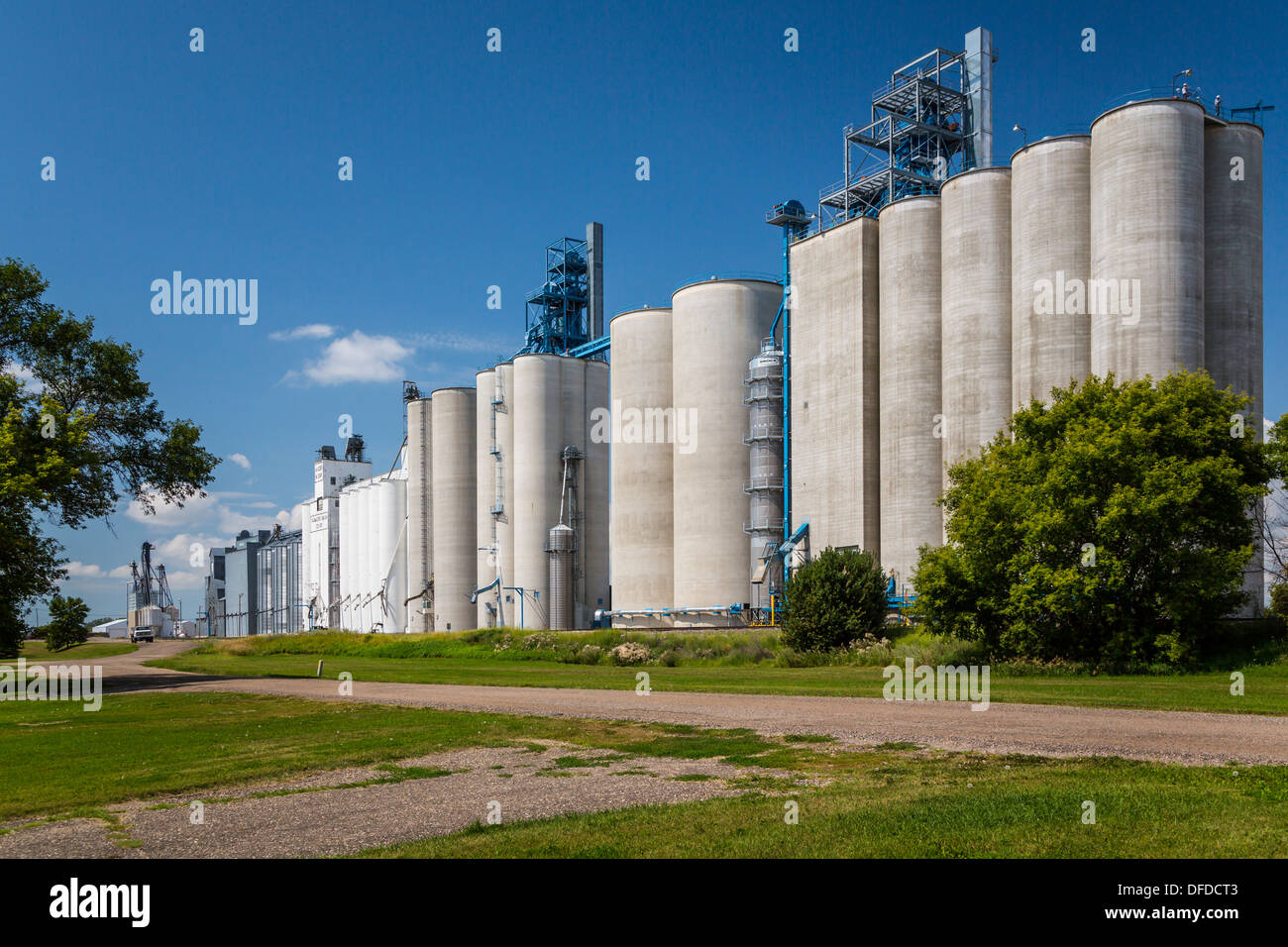 A large inland grain terminal at Rugby, North Dakota, USA Stock Photo ...