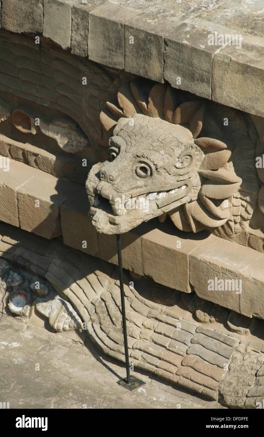 Quetzalcoatl head temple feathered serpent hi-res stock photography and ...