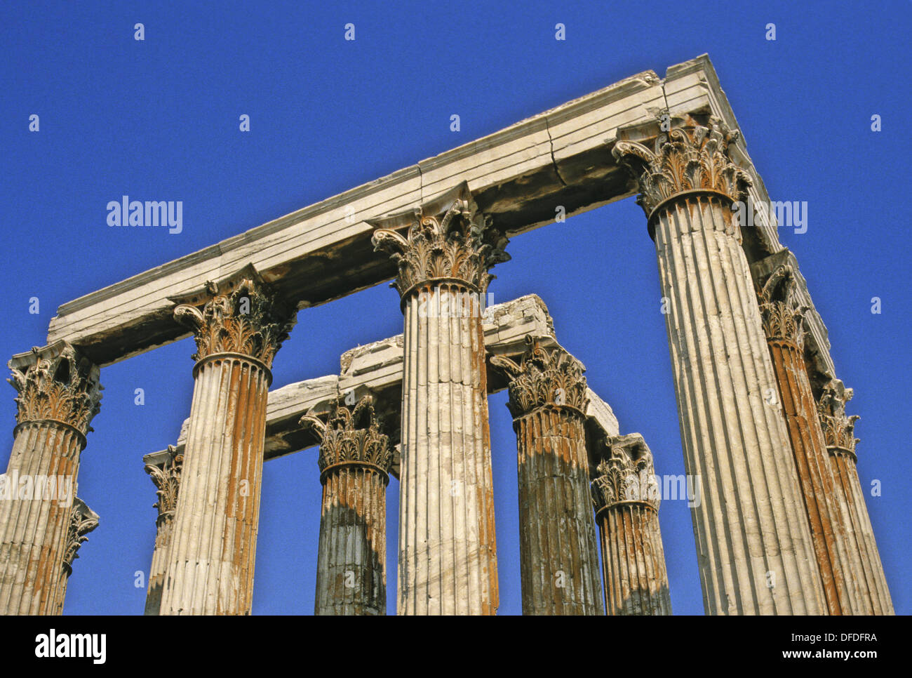 Classical architecture of greece columns hi-res stock photography and ...