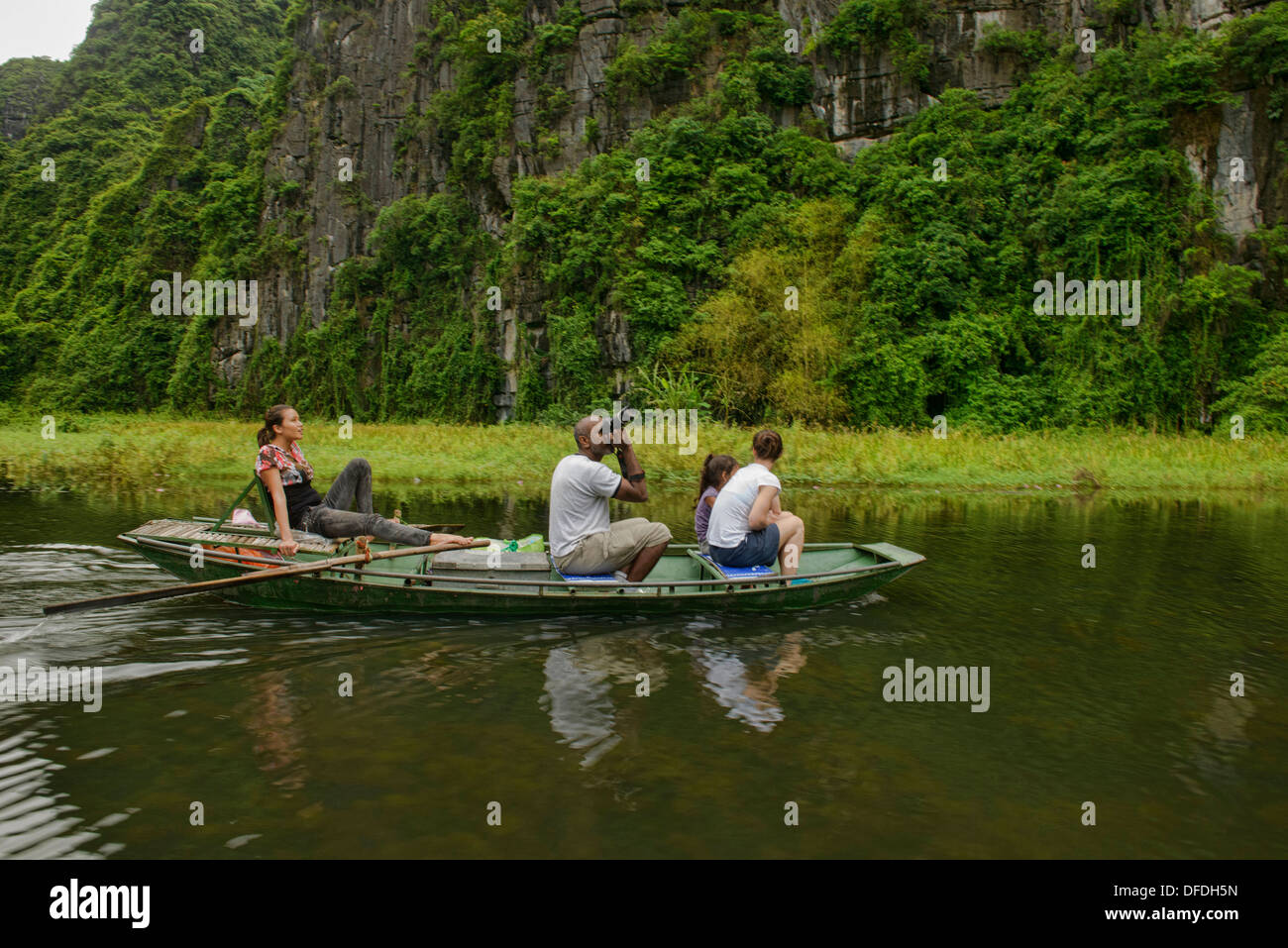sightseeing on the Tam Coc River in Ninh Binh, Vietnam Stock Photo - Alamy