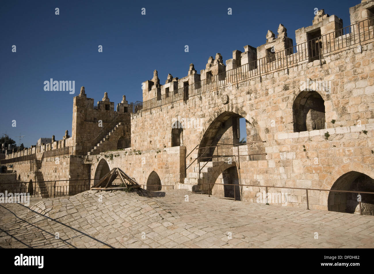 Damascus gate hi-res stock photography and images - Alamy