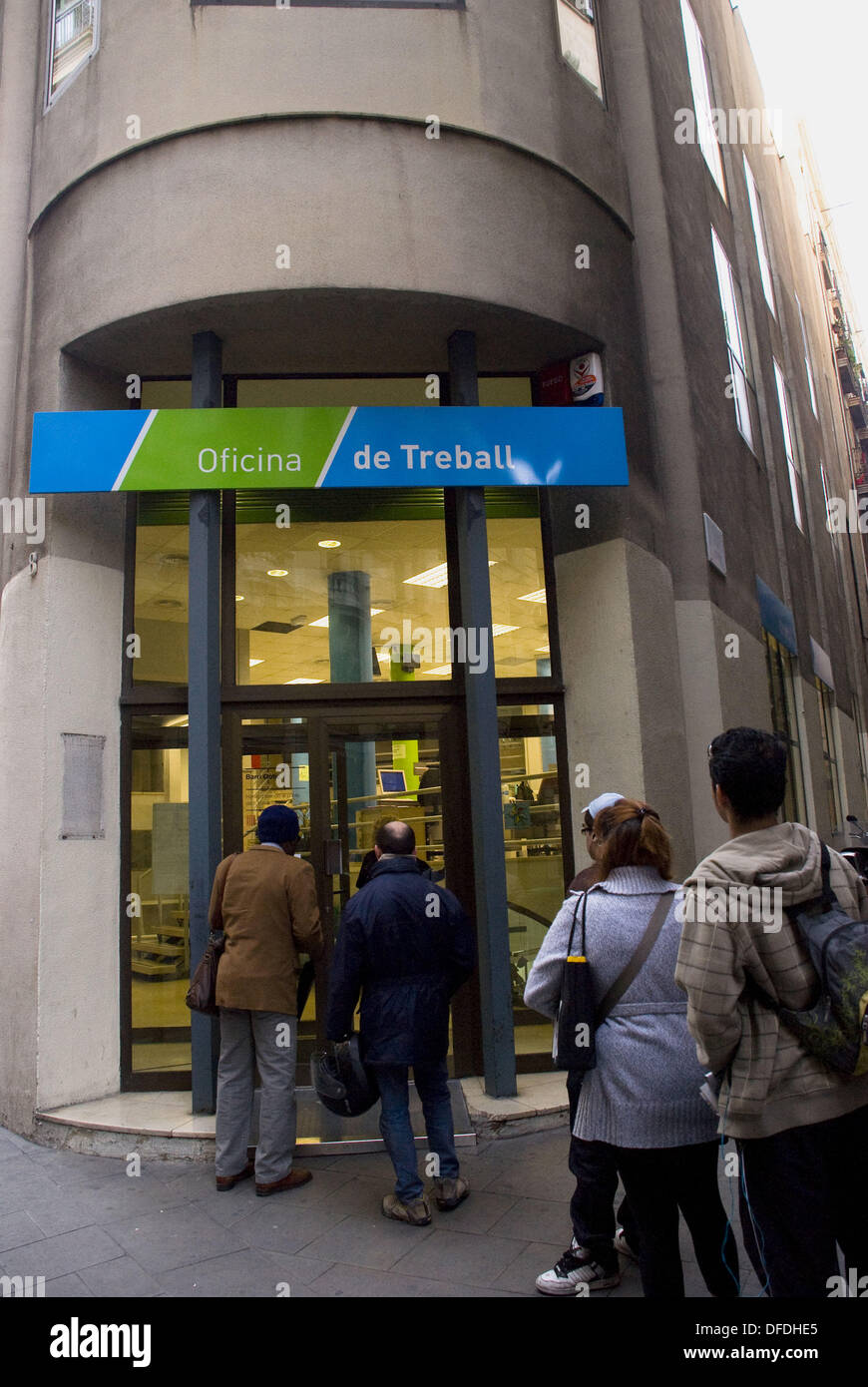 Unemployment people line hi-res stock photography and images - Alamy