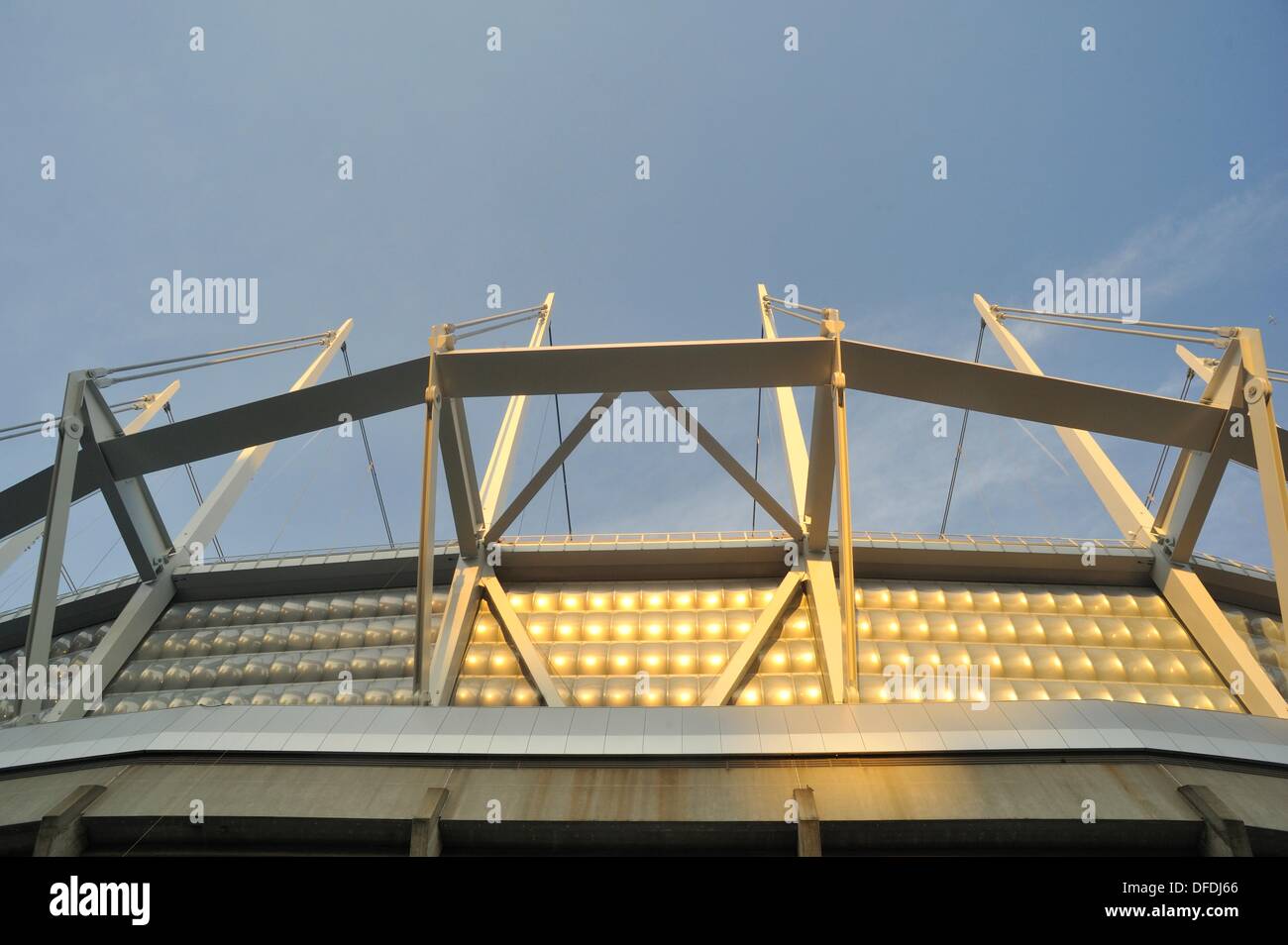 Structure Of New Retractable Roof High Resolution Stock Photography and ...