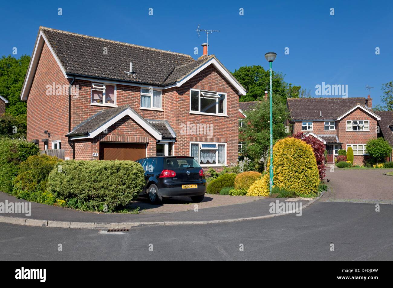 England housing estate hi-res stock photography and images - Alamy