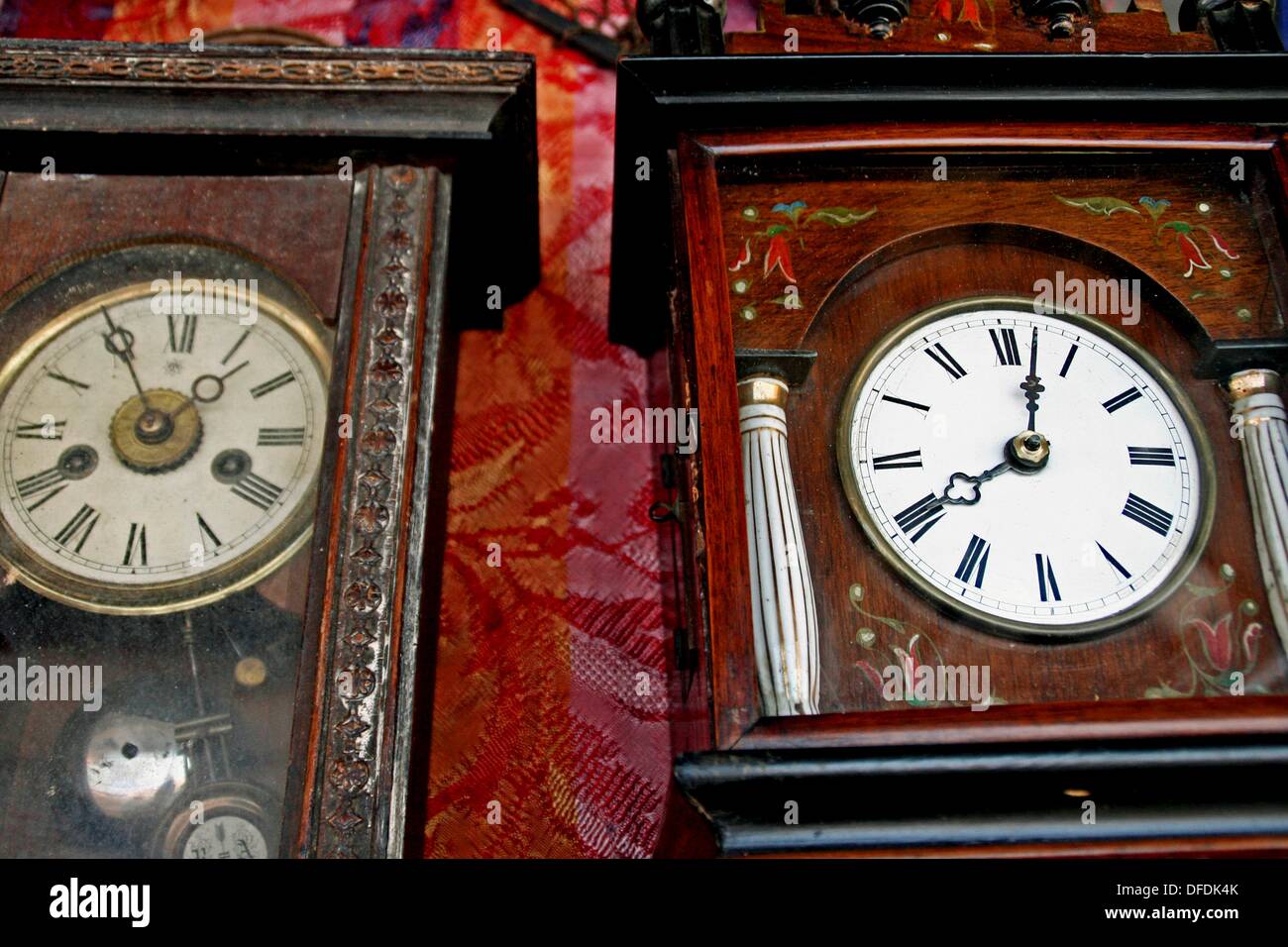 Old clocks wall hi-res stock photography and images - Alamy