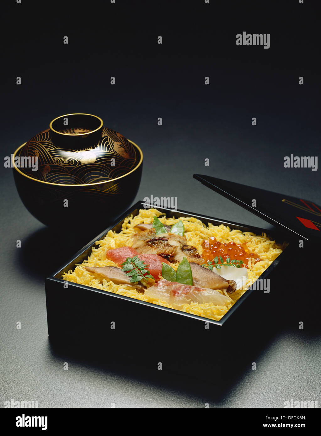 Chirashizushi hi-res stock photography and images - Alamy