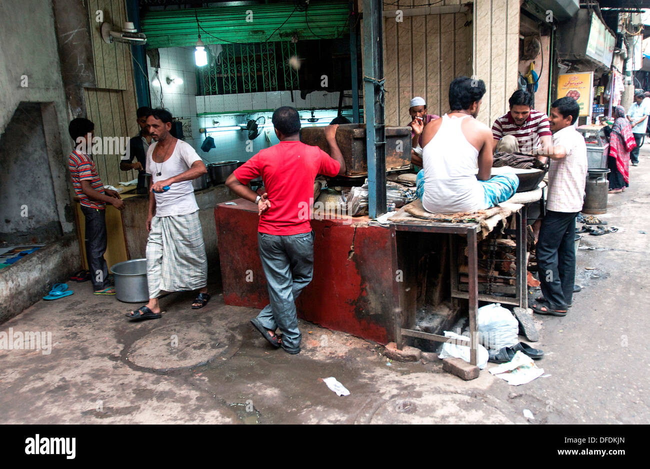 men, tea stall Stock Photo - Alamy