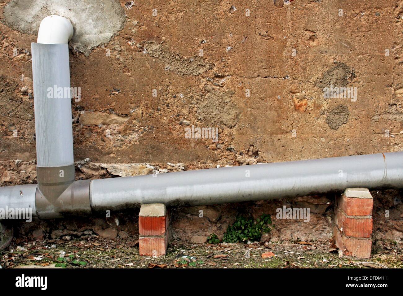 Bent pipe hi-res stock photography and images - Alamy