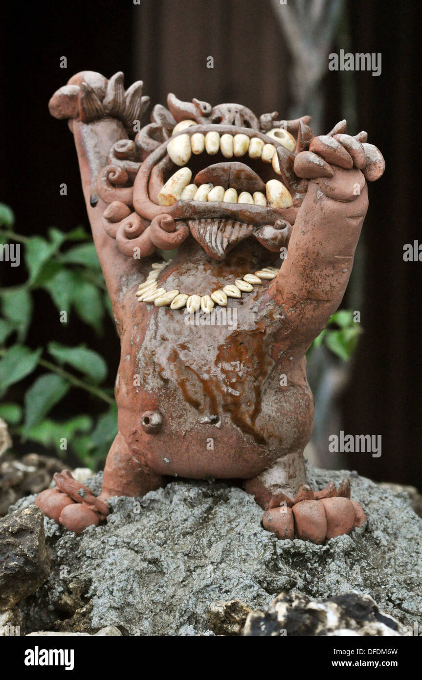 Traditional ryukyuan shisa hi-res stock photography and images - Alamy