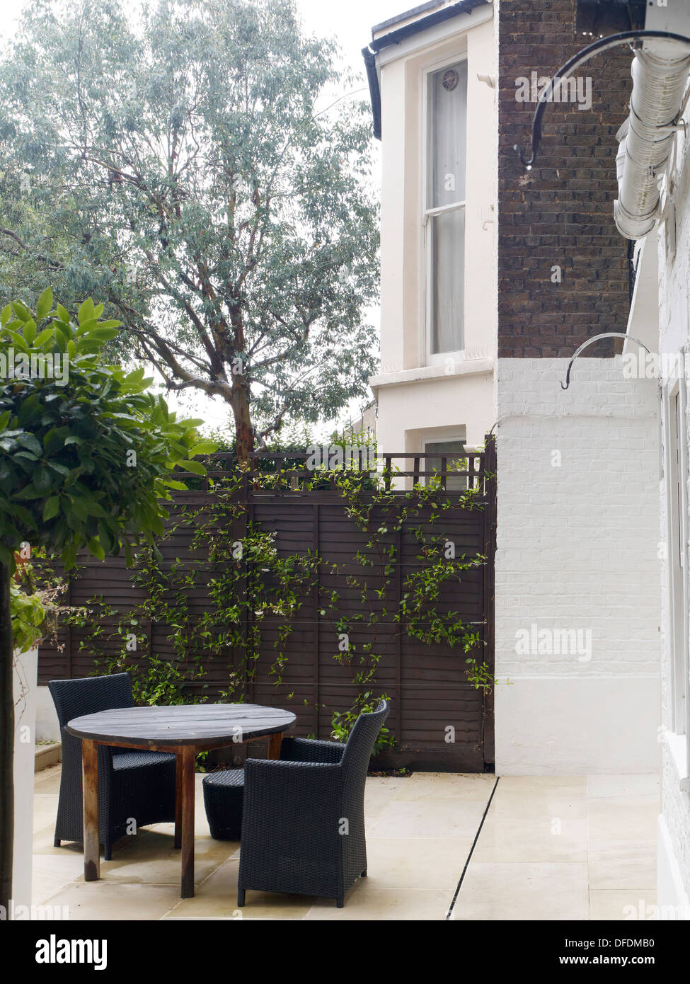 Blenheim Crescent, London, United Kingdom. Architect: Jerry Tate ...