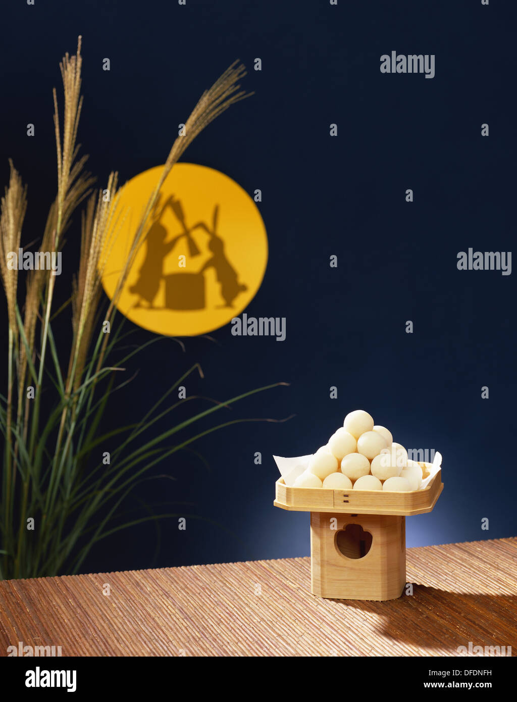 Tsukimi hi-res stock photography and images - Alamy