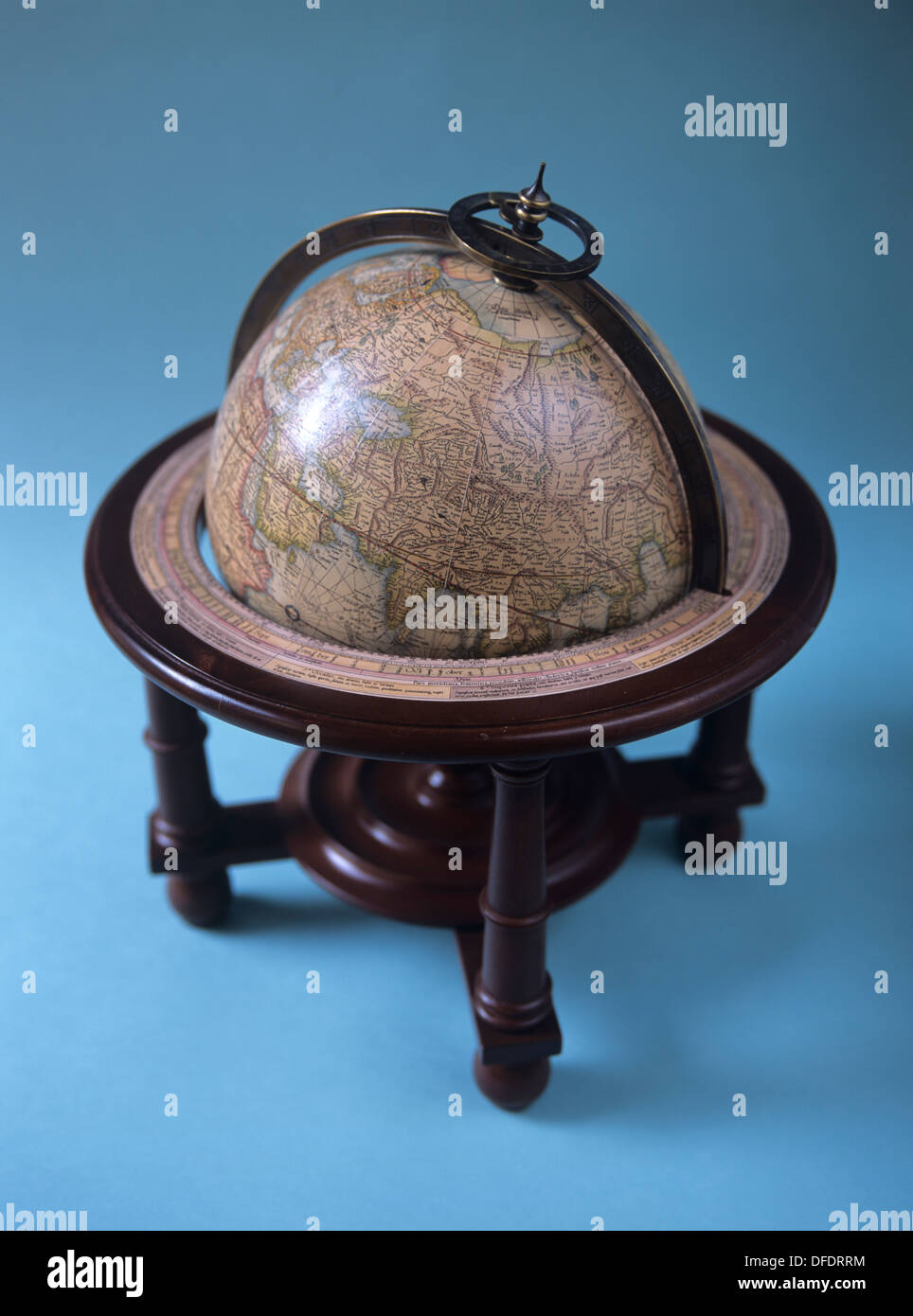 Old globe hi-res stock photography and images - Alamy