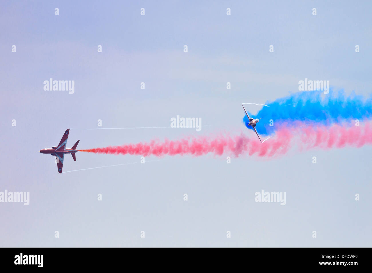Red contrail hi-res stock photography and images - Alamy