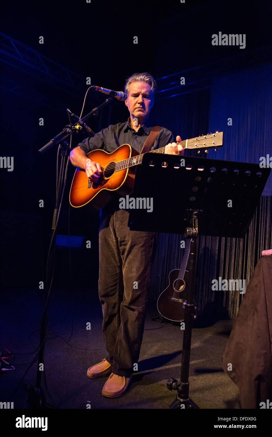 Lloyd cole and the commotions hi-res stock photography and images - Alamy