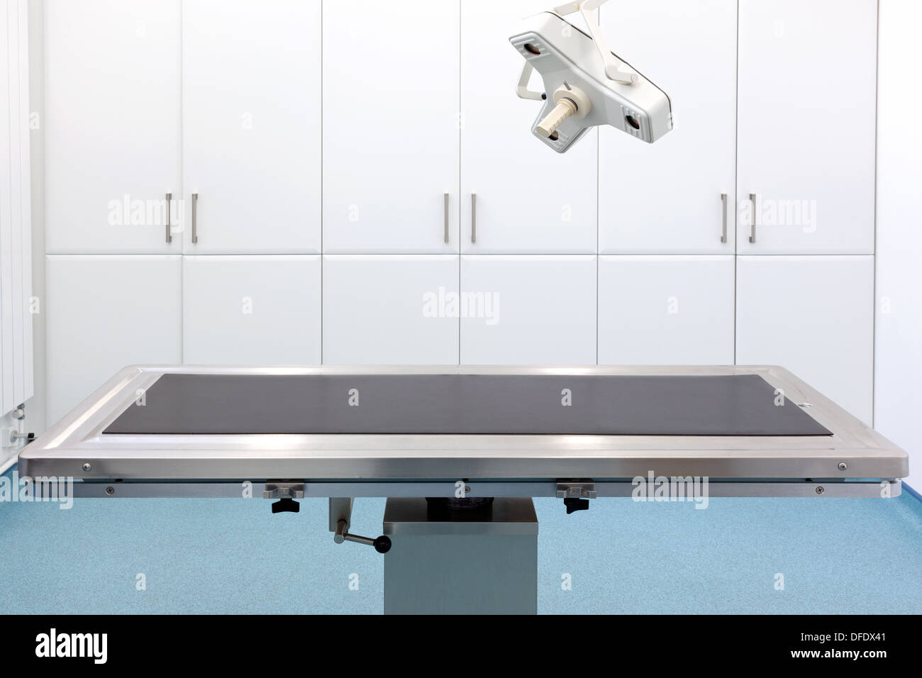 Operating room hi-res stock photography and images - Alamy