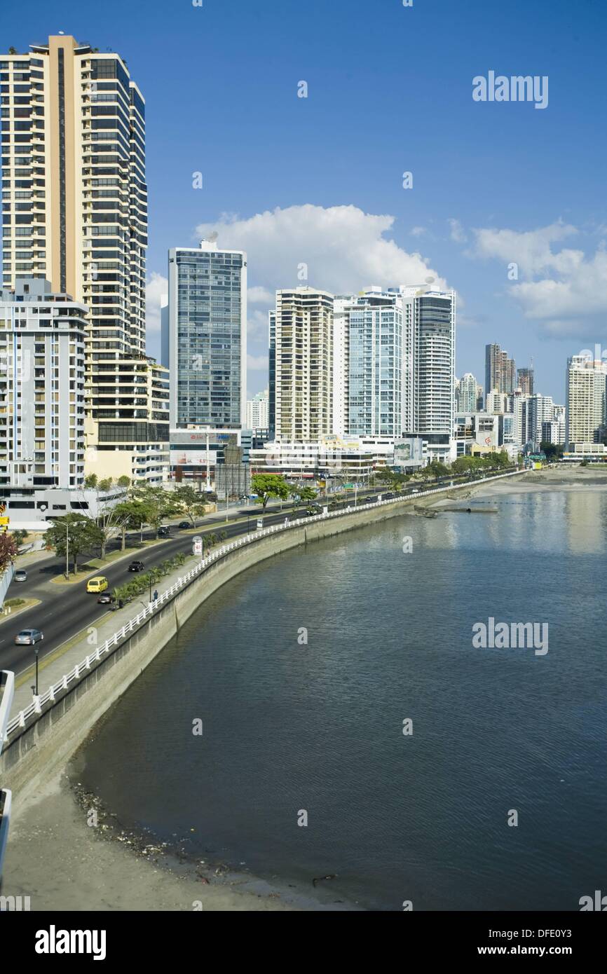 Pacific ocean water balboa avenue hi-res stock photography and images ...