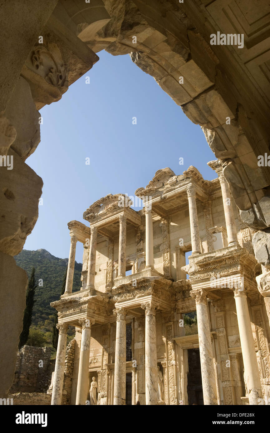 Gate of mithridates hi-res stock photography and images - Alamy