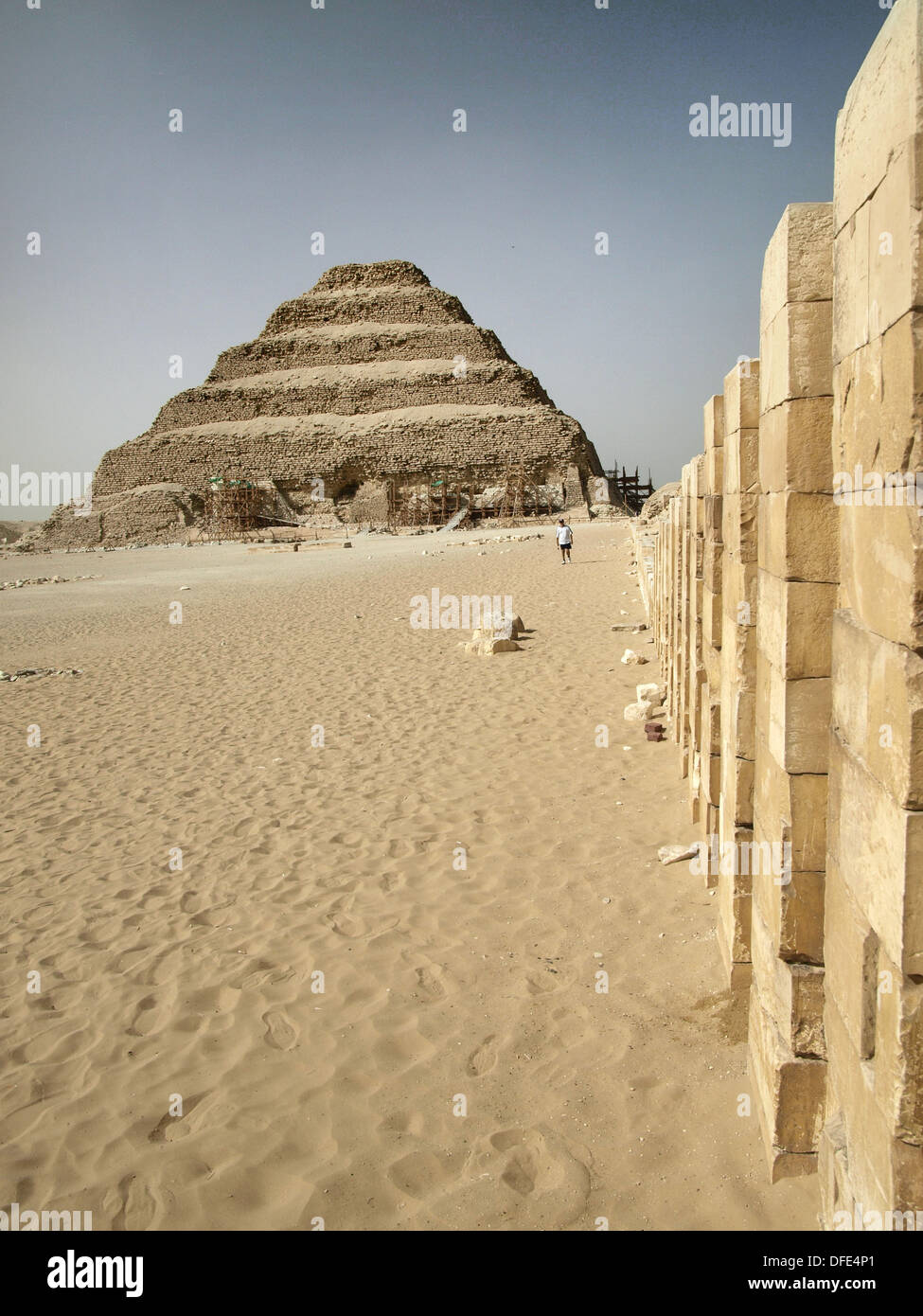 Piramide de zoser hi-res stock photography and images - Alamy
