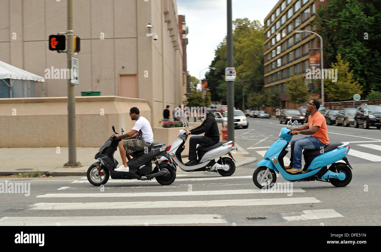 Moped Drivers Stock Photos & Moped Drivers Stock Images - Alamy