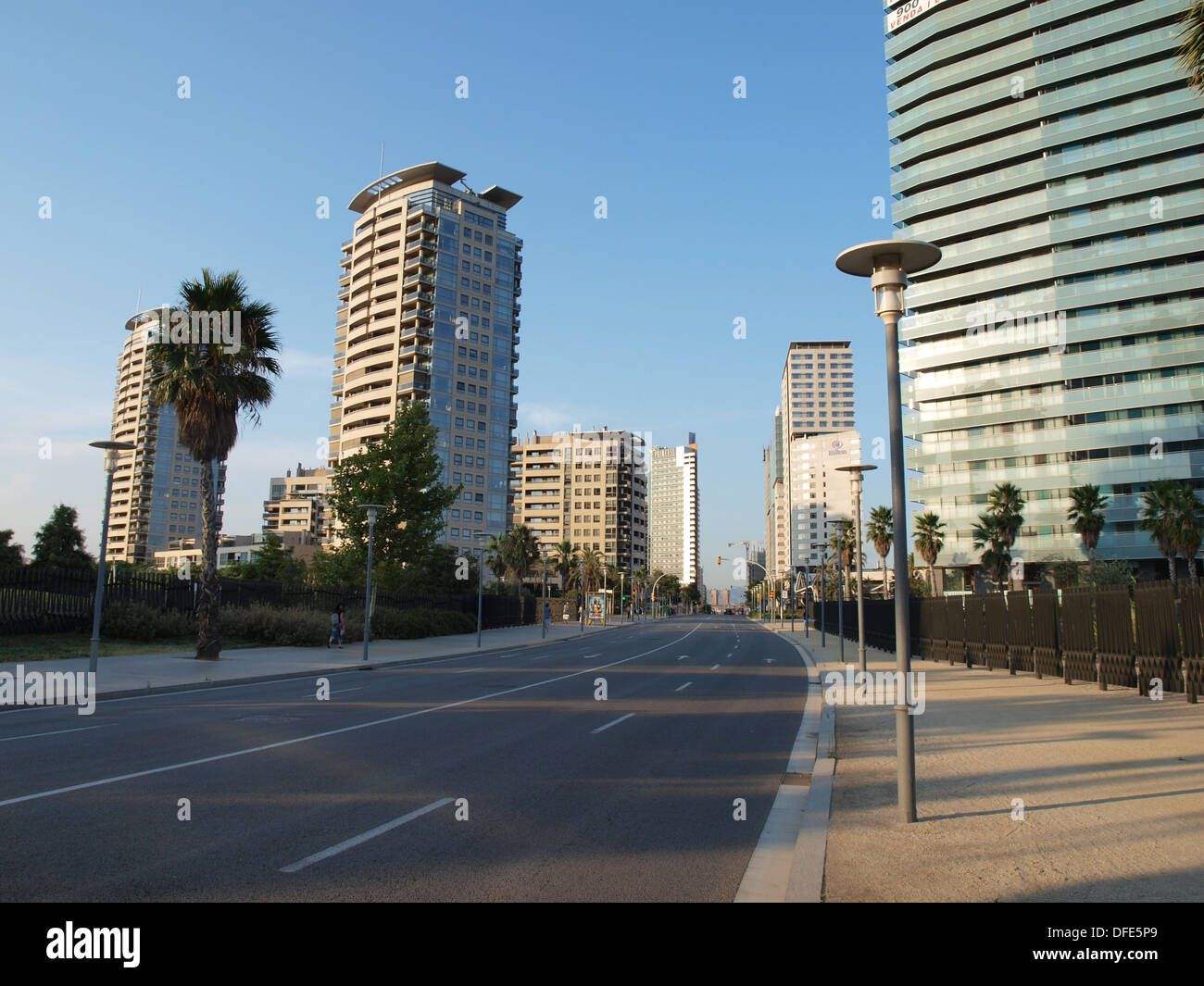 Diagonal street hi-res stock photography and images - Alamy
