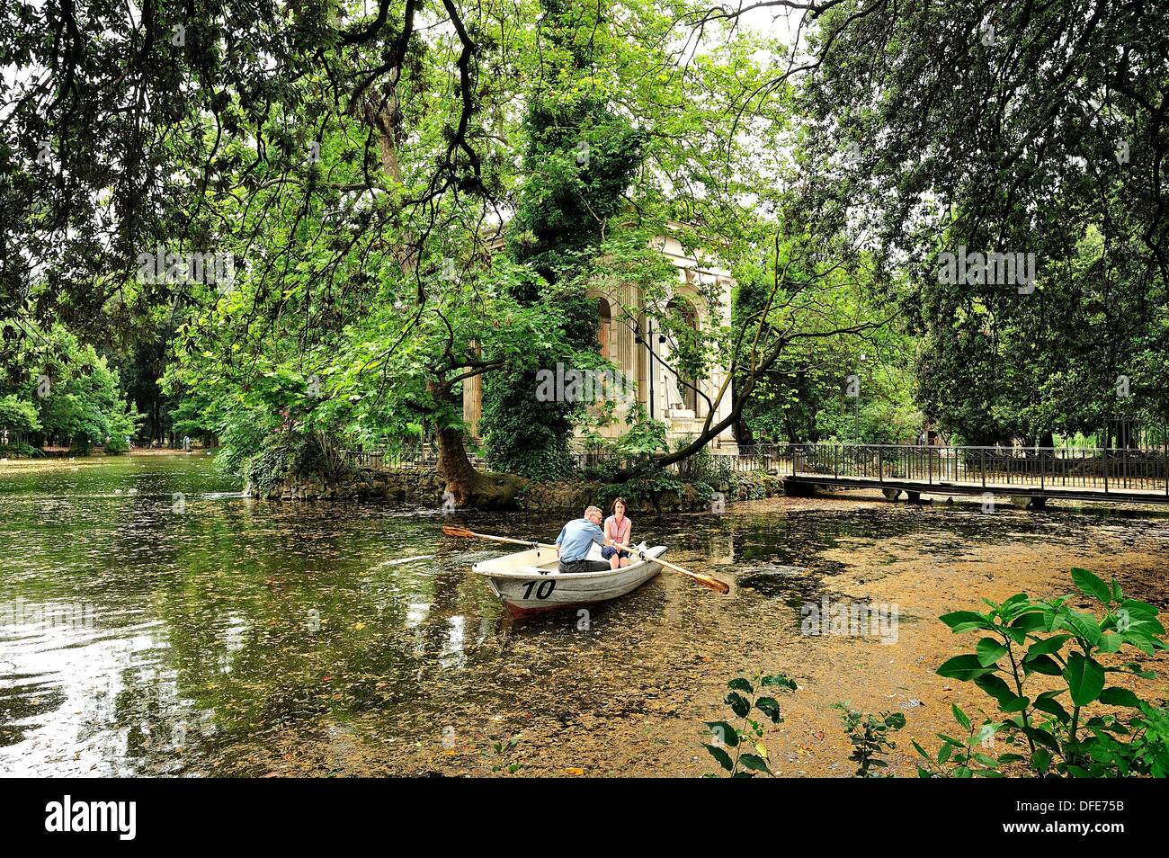 Villa borghese boat High Resolution Stock Photography and Images - Alamy