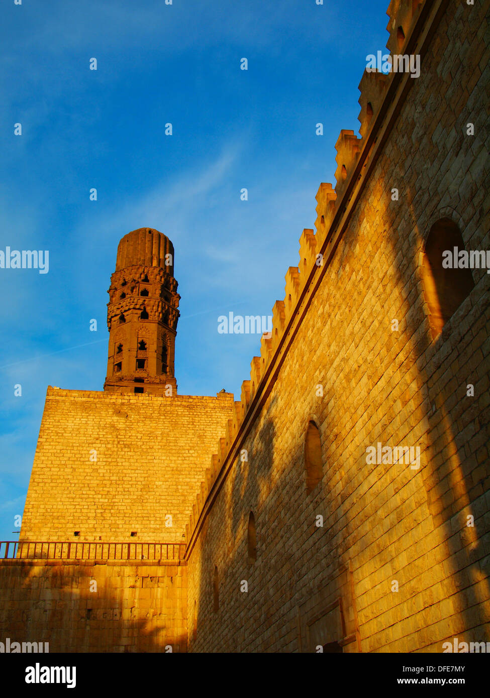 Minaret mosque al hakim cairo hi-res stock photography and images - Alamy