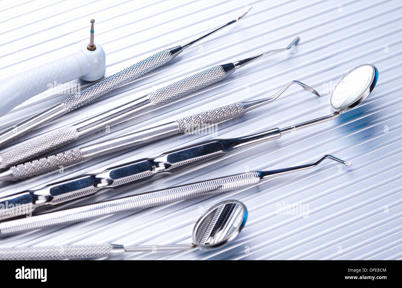 Angled mirror dental instruments hi-res stock photography and images ...