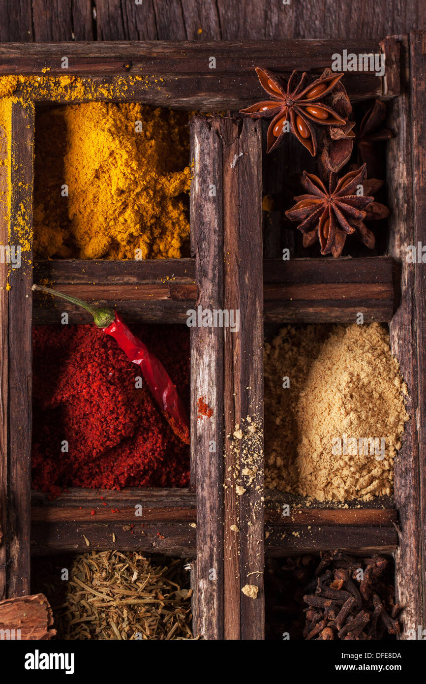 Box with different spices hi-res stock photography and images - Alamy