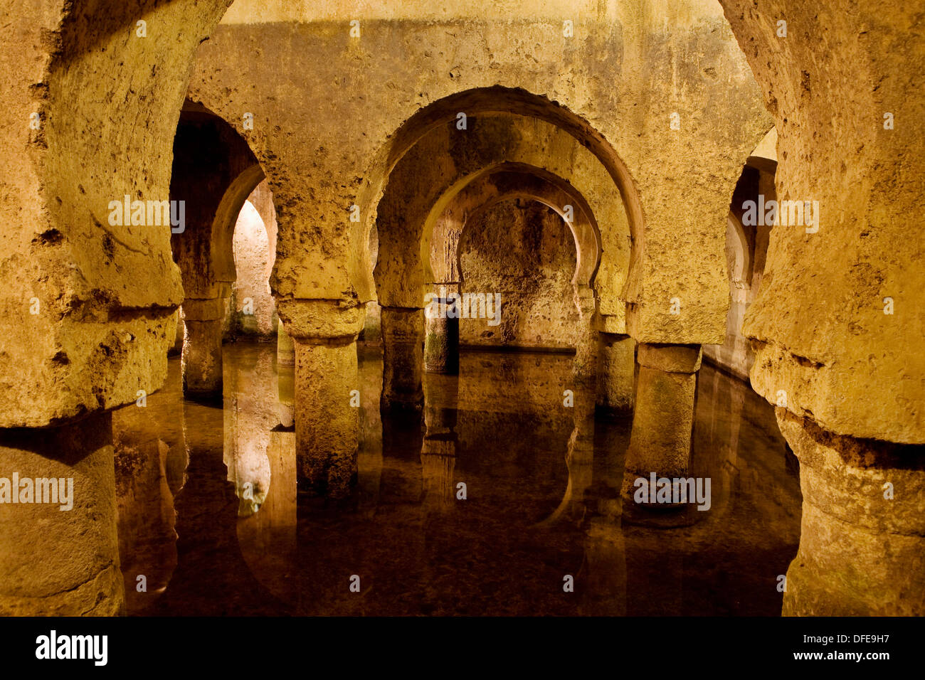 Antique Water Cistern High Resolution Stock Photography and Images - Alamy