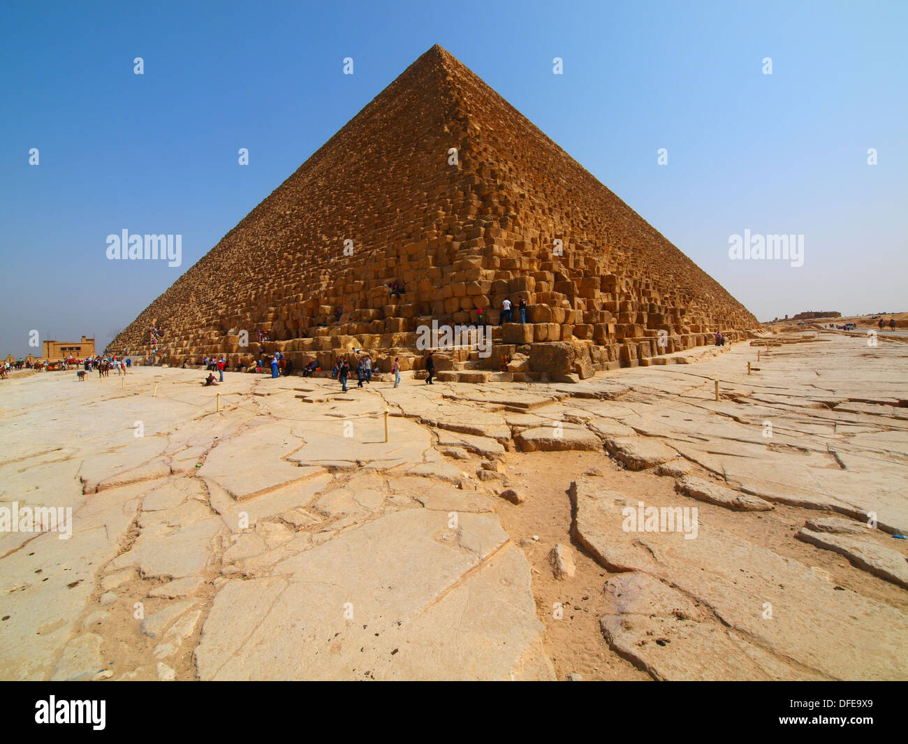Pyramid of keops hi-res stock photography and images - Alamy