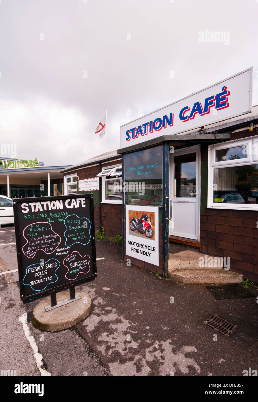 English cafe exterior hi-res stock photography and images - Alamy