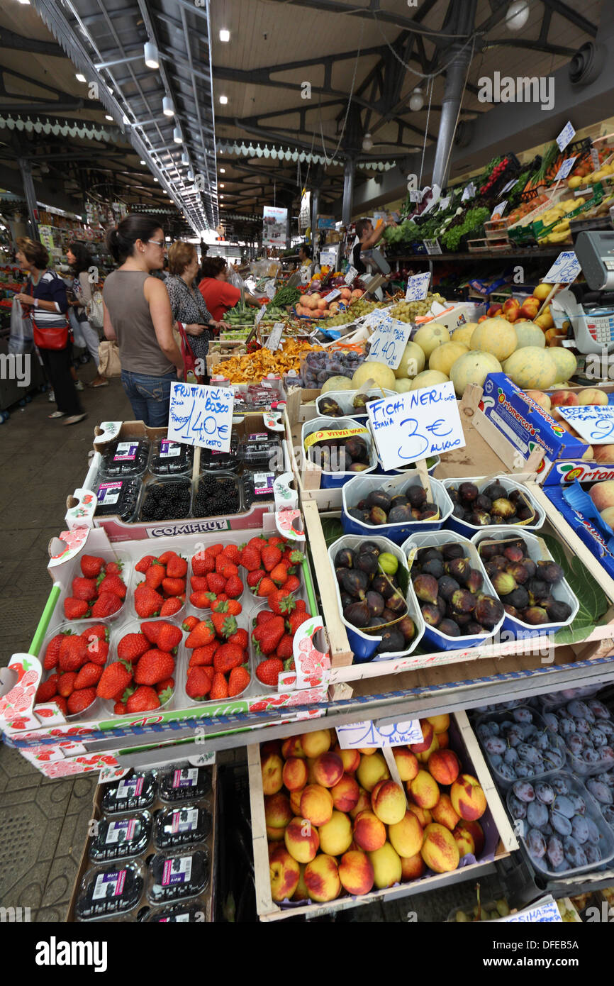 Modena italy market hi-res stock photography and images - Alamy