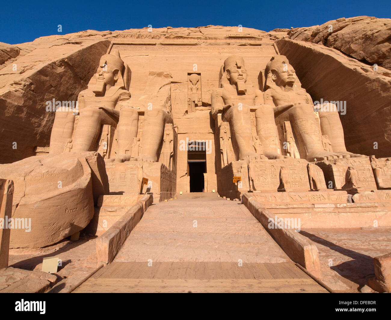 Palace of ramesses ii hi-res stock photography and images - Alamy