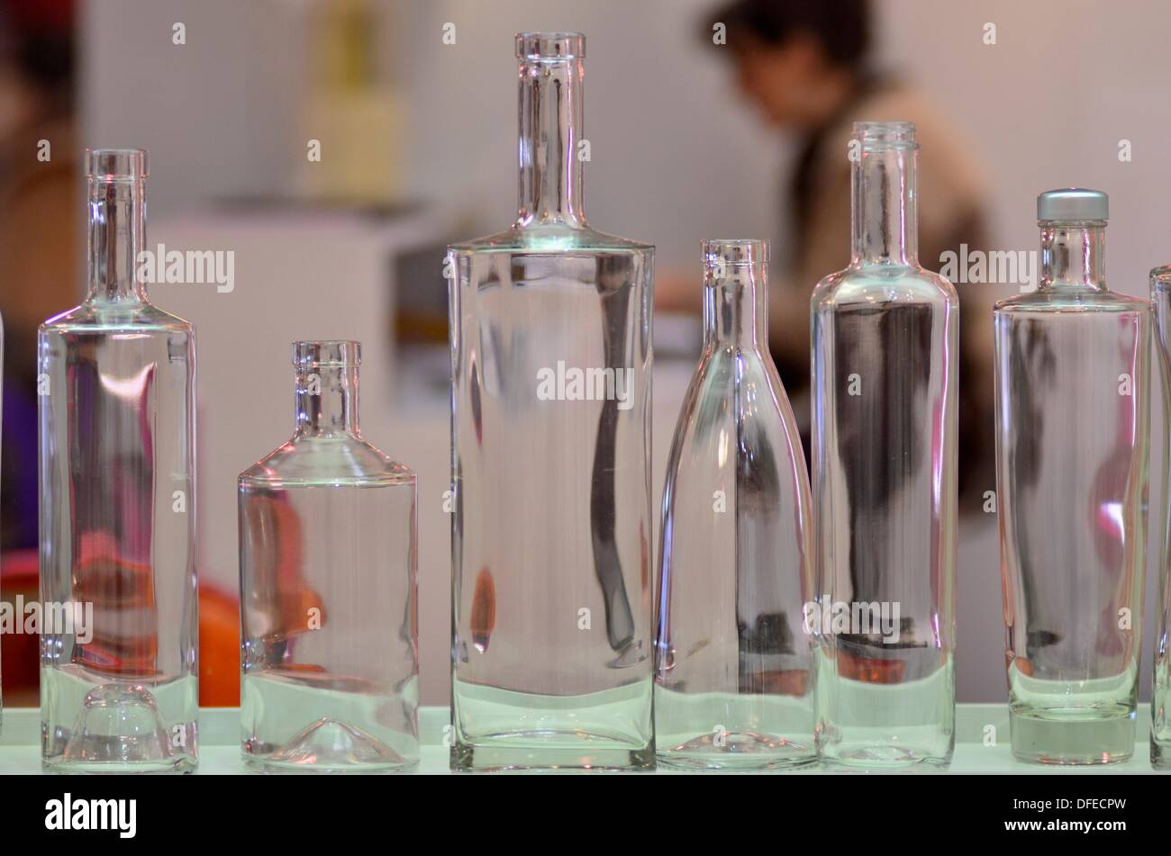 Vine growing techniques hi-res stock photography and images - Alamy