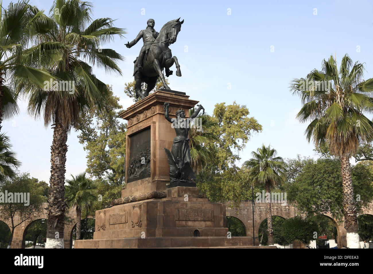 Morelia, mexico statue hi-res stock photography and images - Alamy