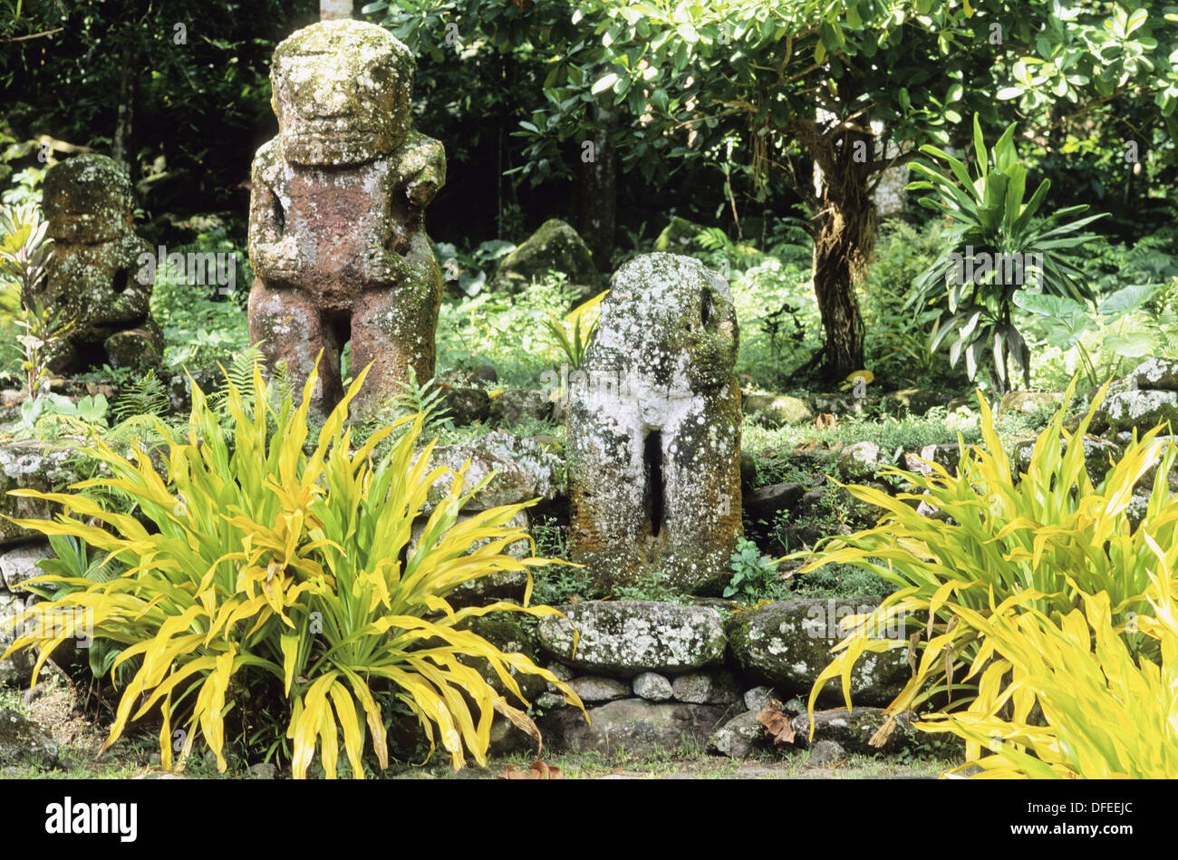 Maori sacred sculpture hi-res stock photography and images - Alamy
