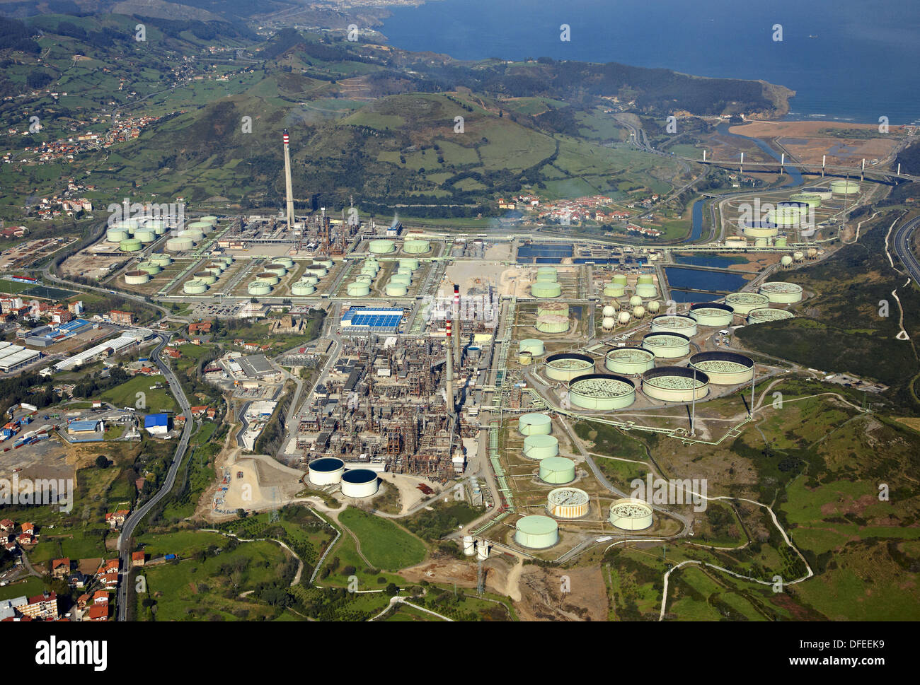 Petronor Muskiz High Resolution Stock Photography and Images - Alamy