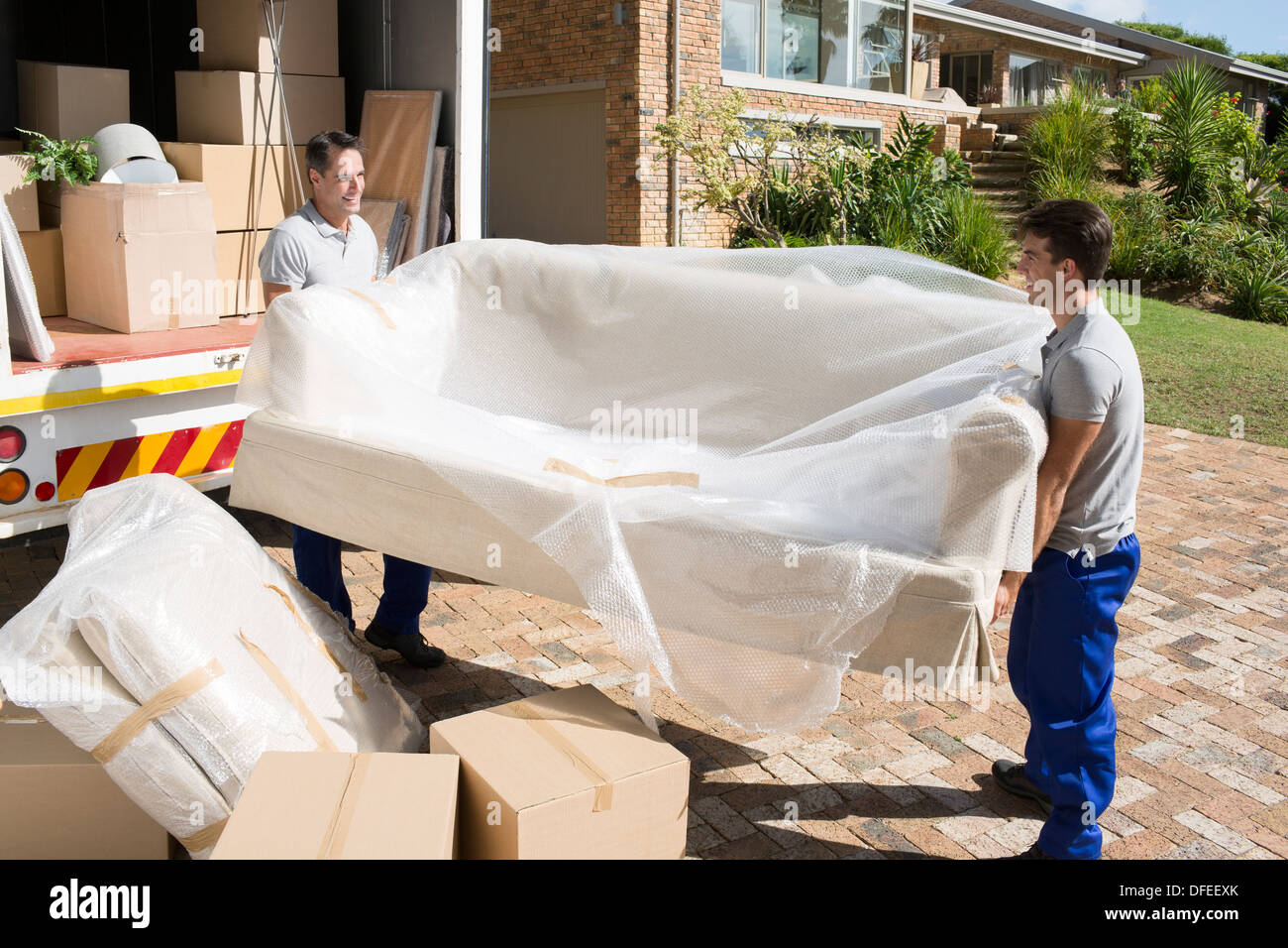 Moving van hi-res stock photography and images - Alamy