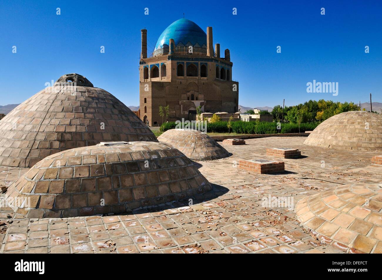 Mausoleum of oljaytu hi-res stock photography and images - Alamy