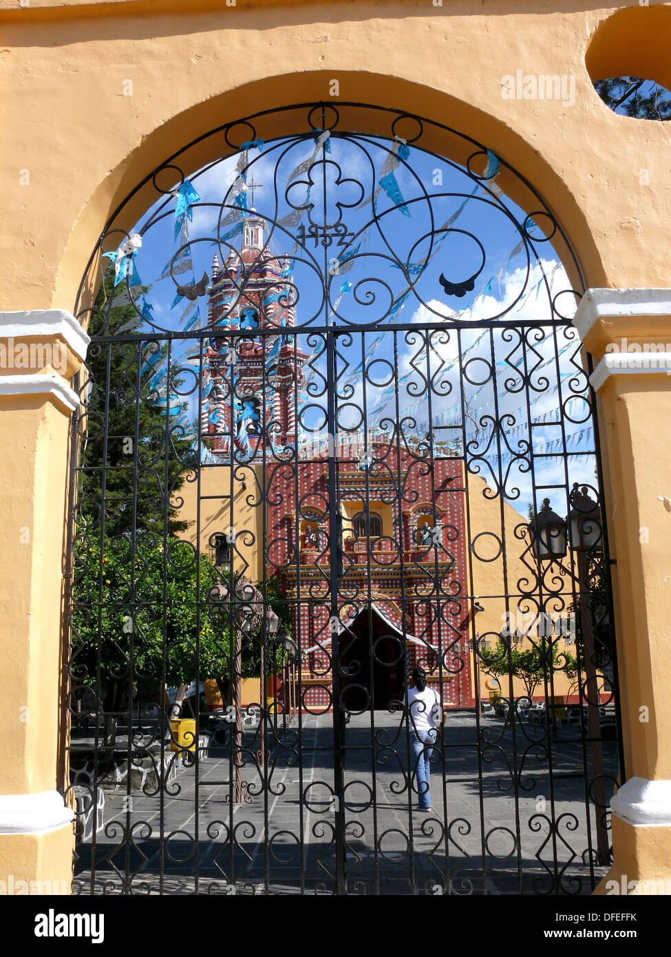 Templo de santa maria tonantzintla hi-res stock photography and images ...
