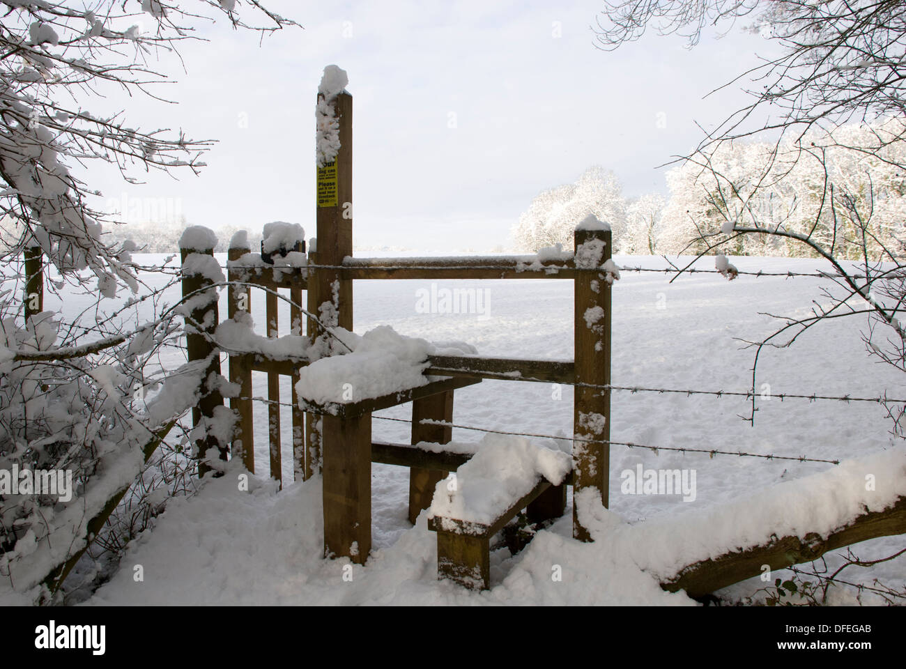 Public footpath with style hi-res stock photography and images - Alamy