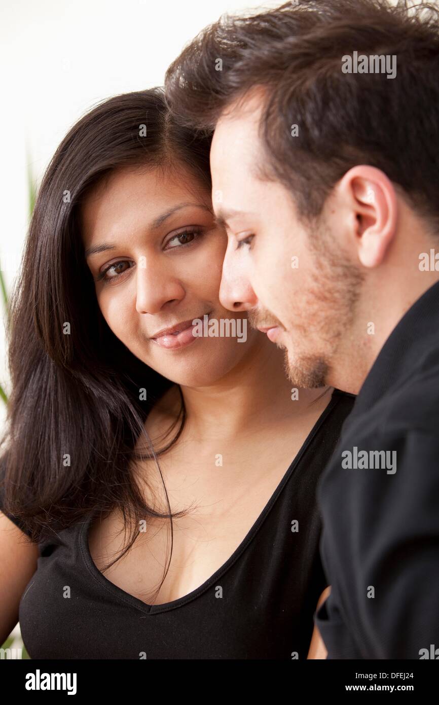 Bi racial couple hi-res stock photography and images - Alamy