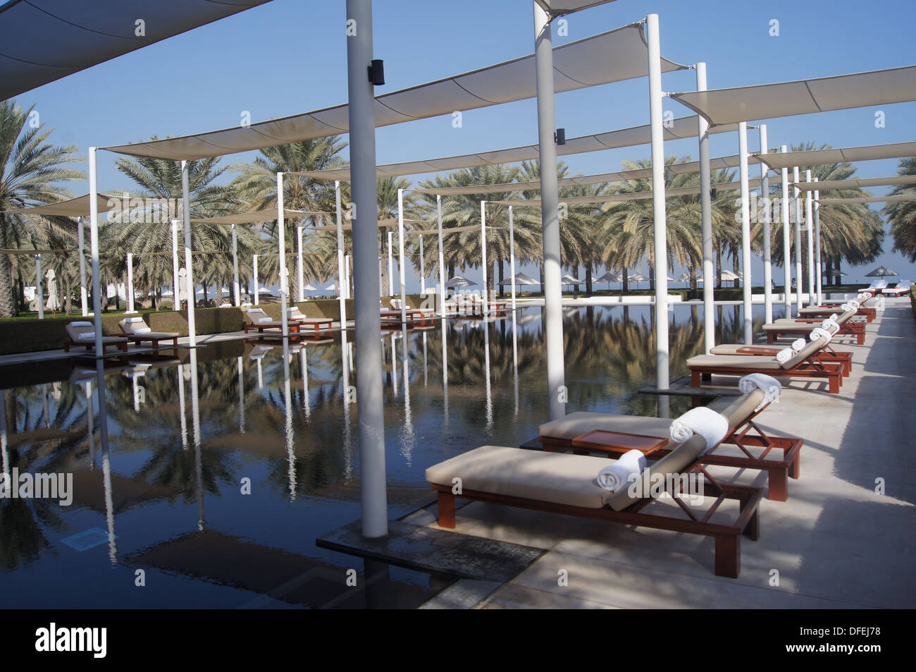 East end pool hi-res stock photography and images - Alamy