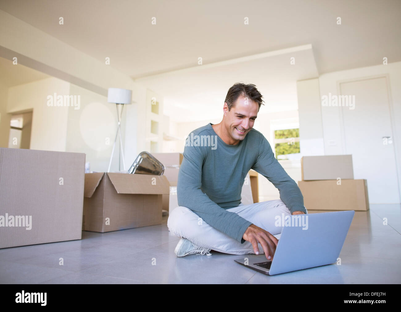 Connection cardboard boxes hi-res stock photography and images - Alamy