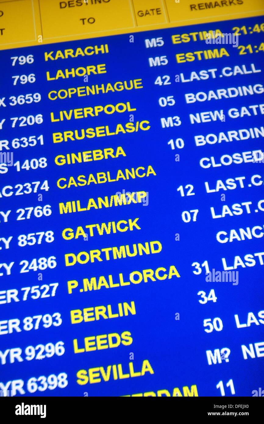 Airport time table hi-res stock photography and images - Alamy