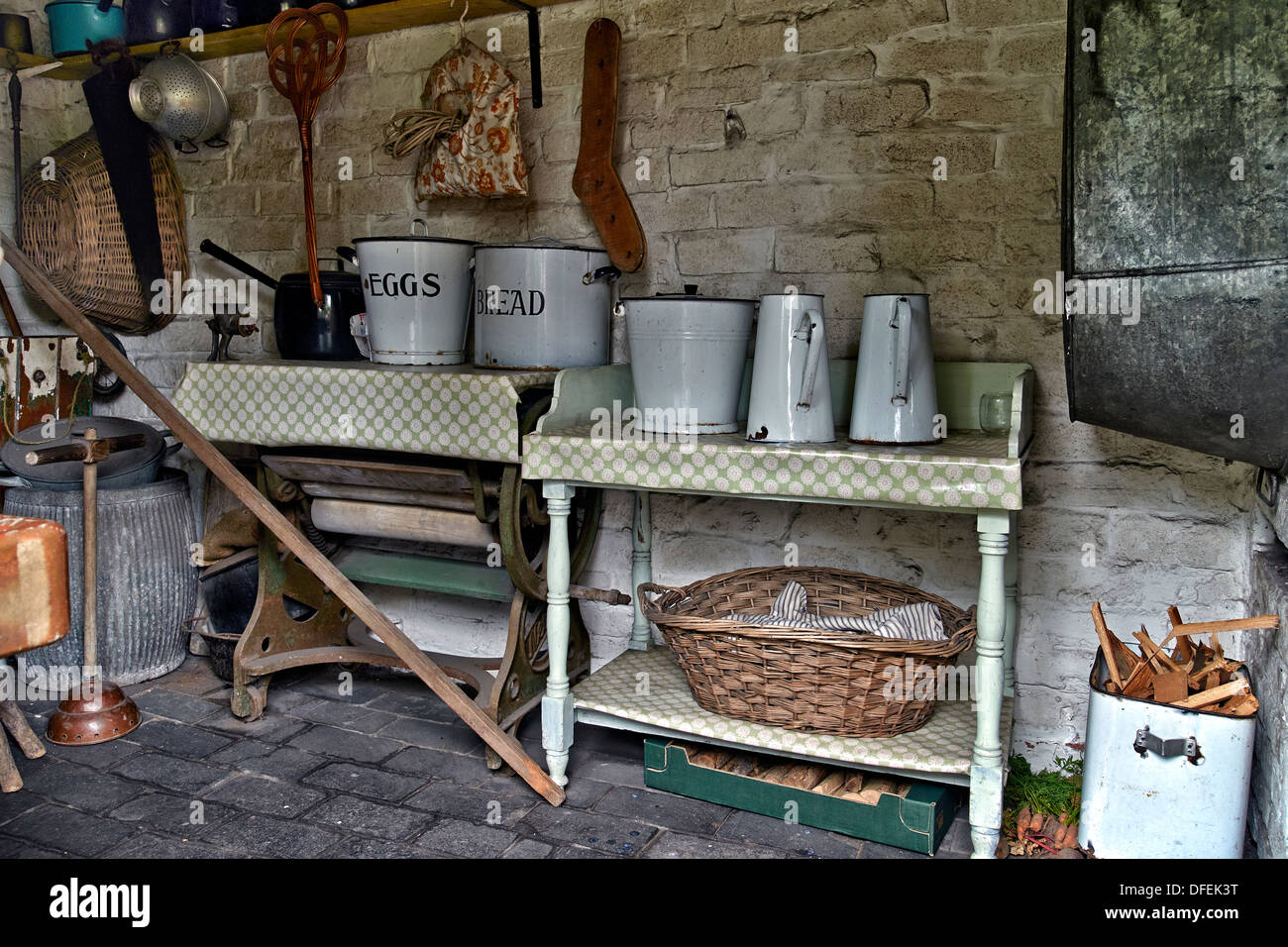 1800s living room hi-res stock photography and images - Alamy