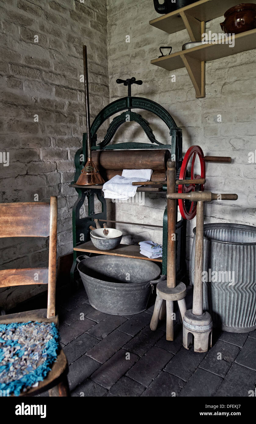 Victorian wash day hi-res stock photography and images - Alamy