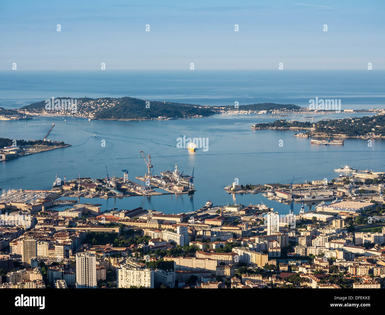 Bay of toulon hi-res stock photography and images - Alamy