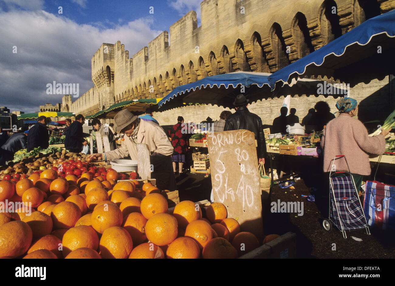 Food market avignon hi-res stock photography and images - Alamy